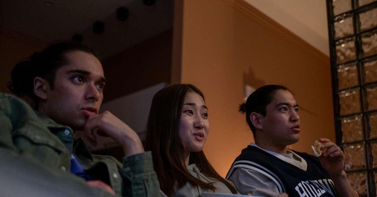 How Do I Plan a Memorable Indoor Movie Night? - LA Progressive