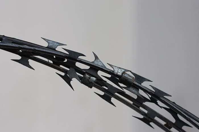 Underwater Razor Wire Causes Injuries at Texas Border - LA Progressive