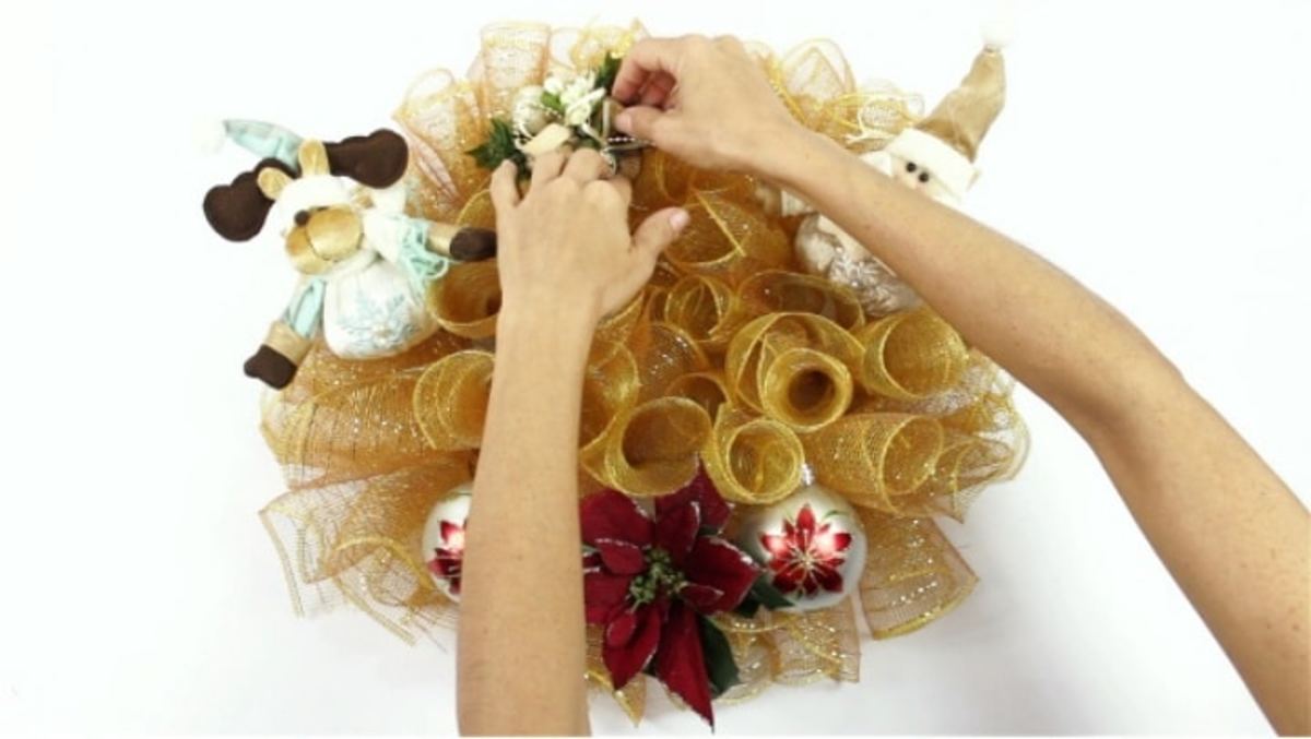 9 Fabulous Craft Pieces You Can Make Using Deco Mesh for Any Occasion ...