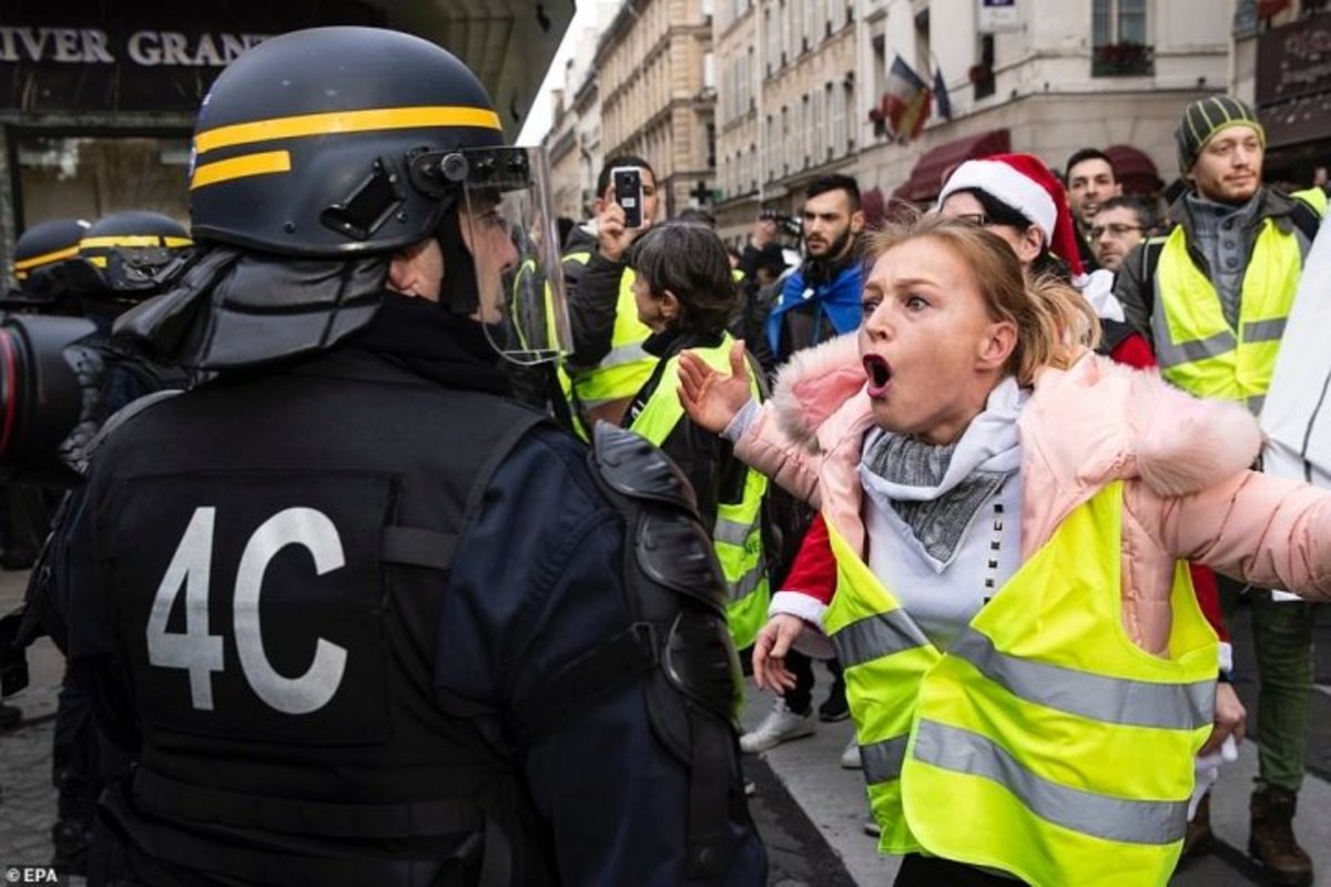 French Yellow Vests Celebrate First Birthday: Converge With Planned ...