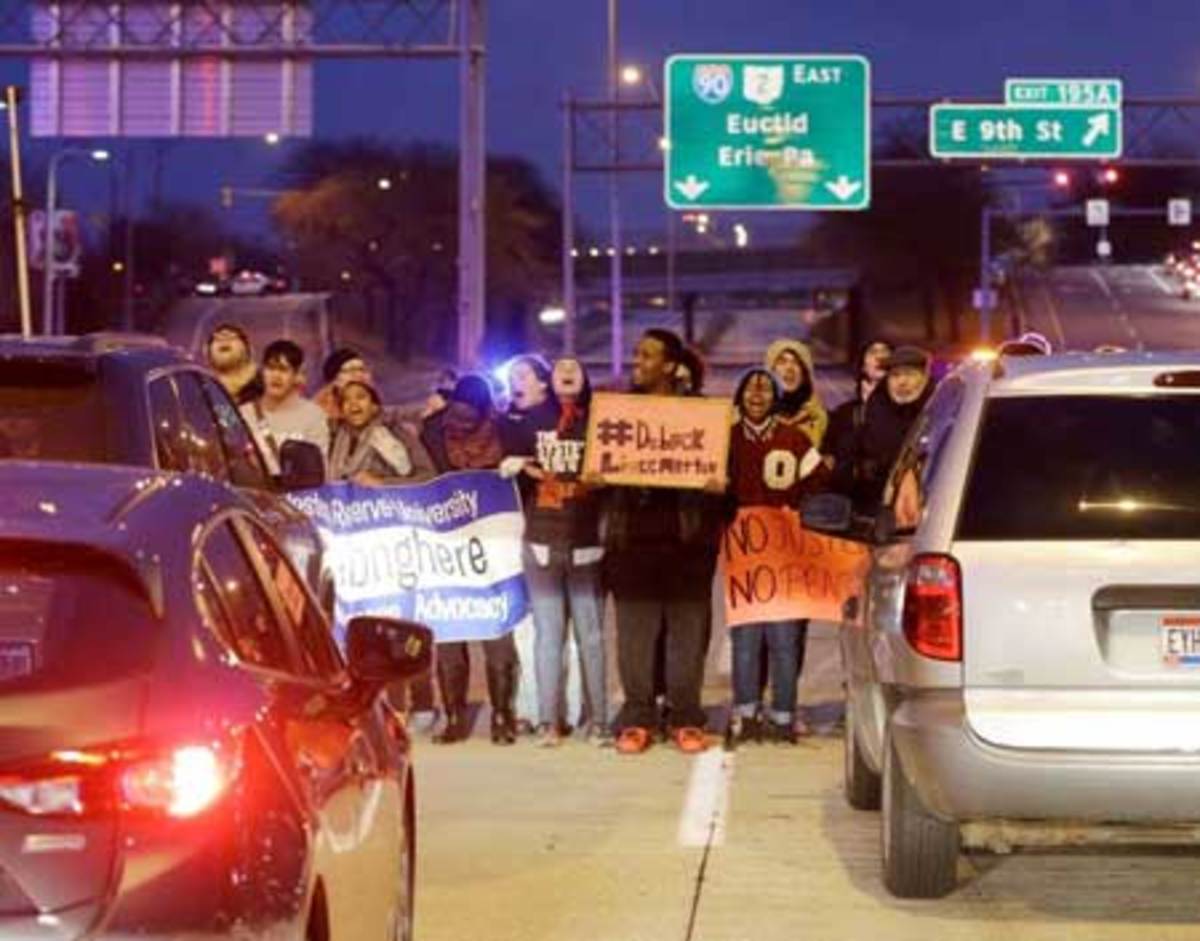 Protesters Block Freeway - LA Progressive