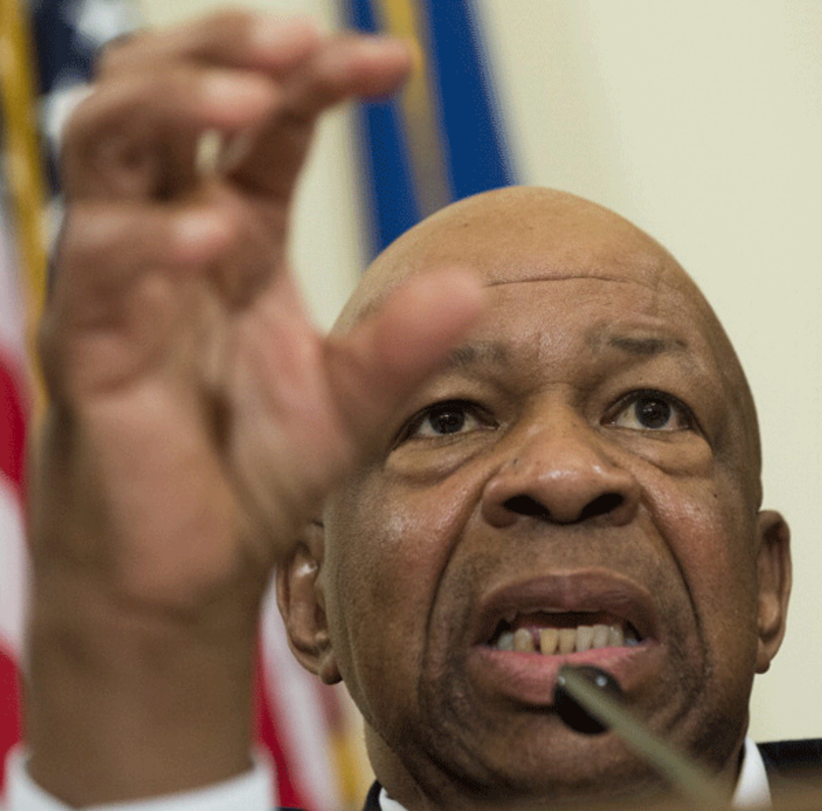 Elijah Cummings Darrell Issa Showdown - LA Progressive