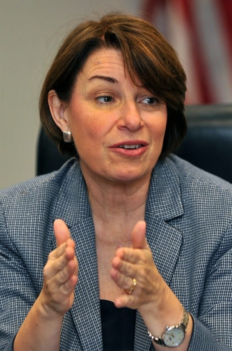 Amy Klobuchar, Minneapolis Police and Her Running Mate Quest - LA ...