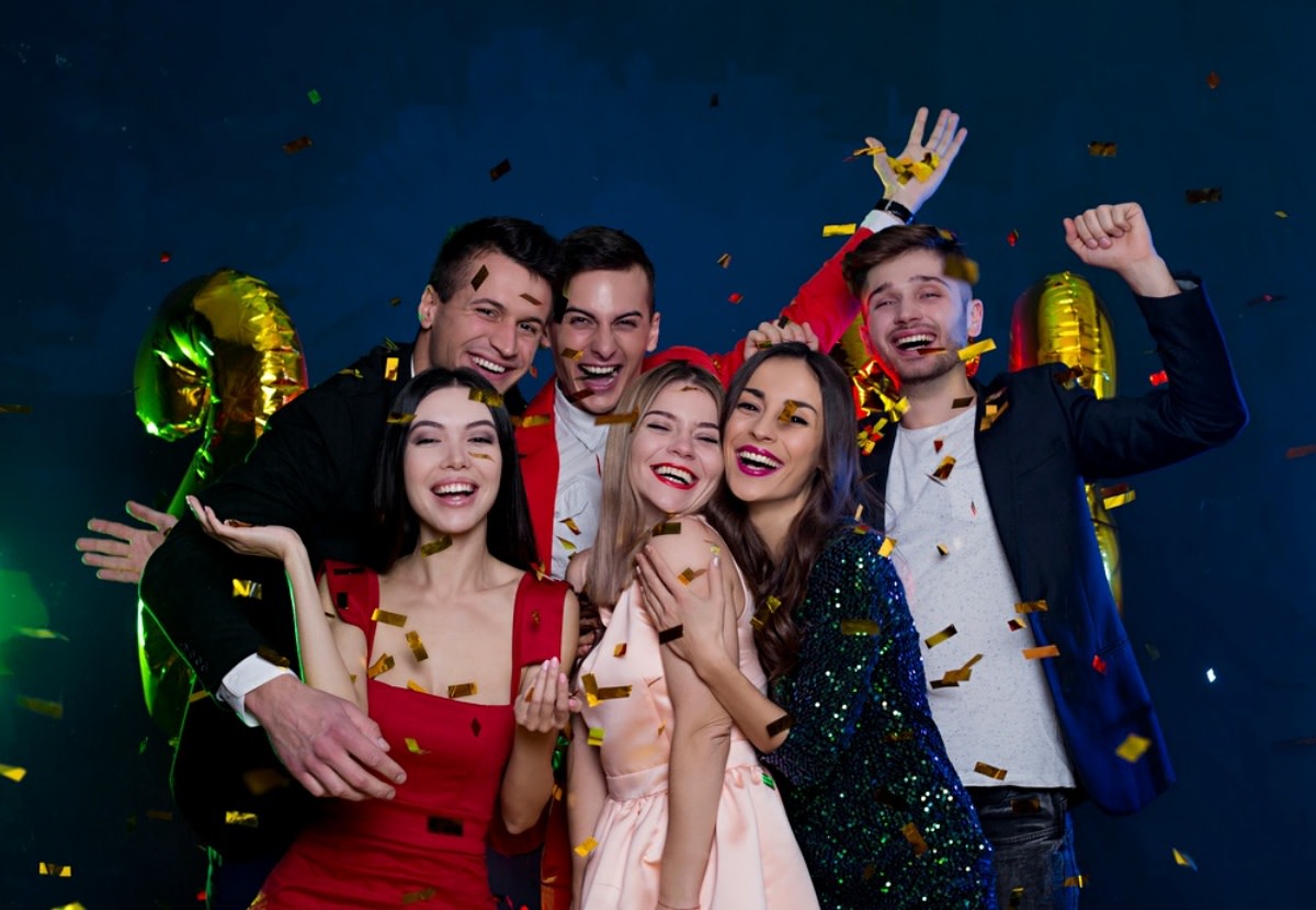 How to Host the Ultimate Winter Bash This Holiday Season - LA Progressive
