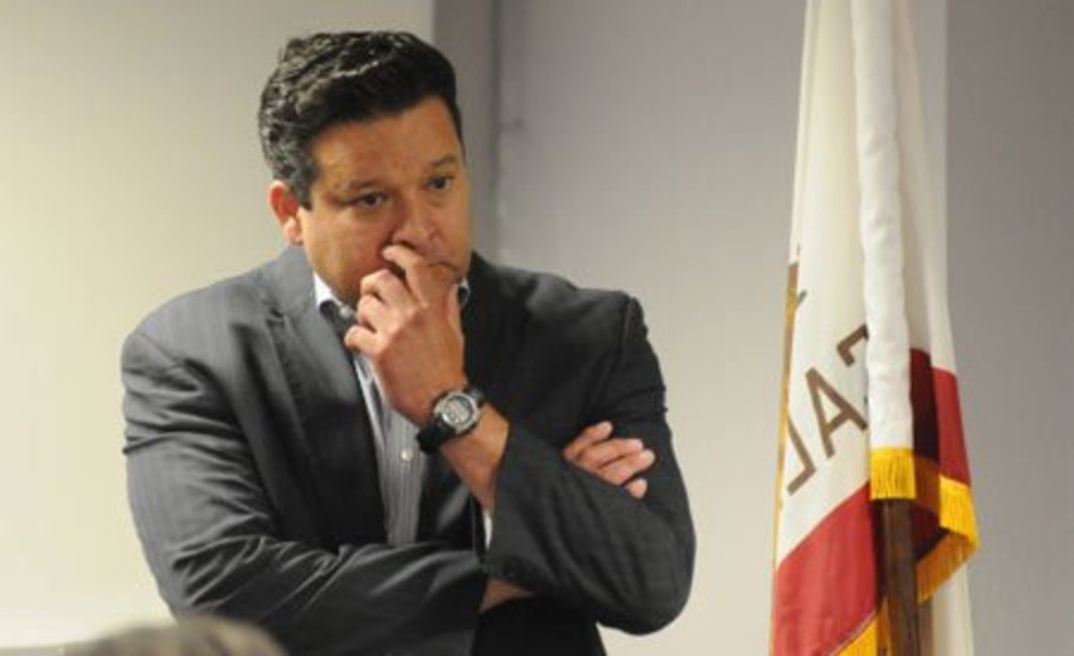 In Pasadena: Which Victor Gordo Will Show Up When the ICE Vans Cometh ...