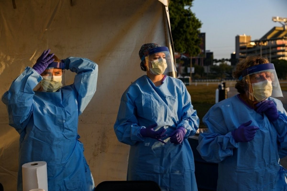 Health Workers Risk Their Lives on Covid Frontline - LA Progressive