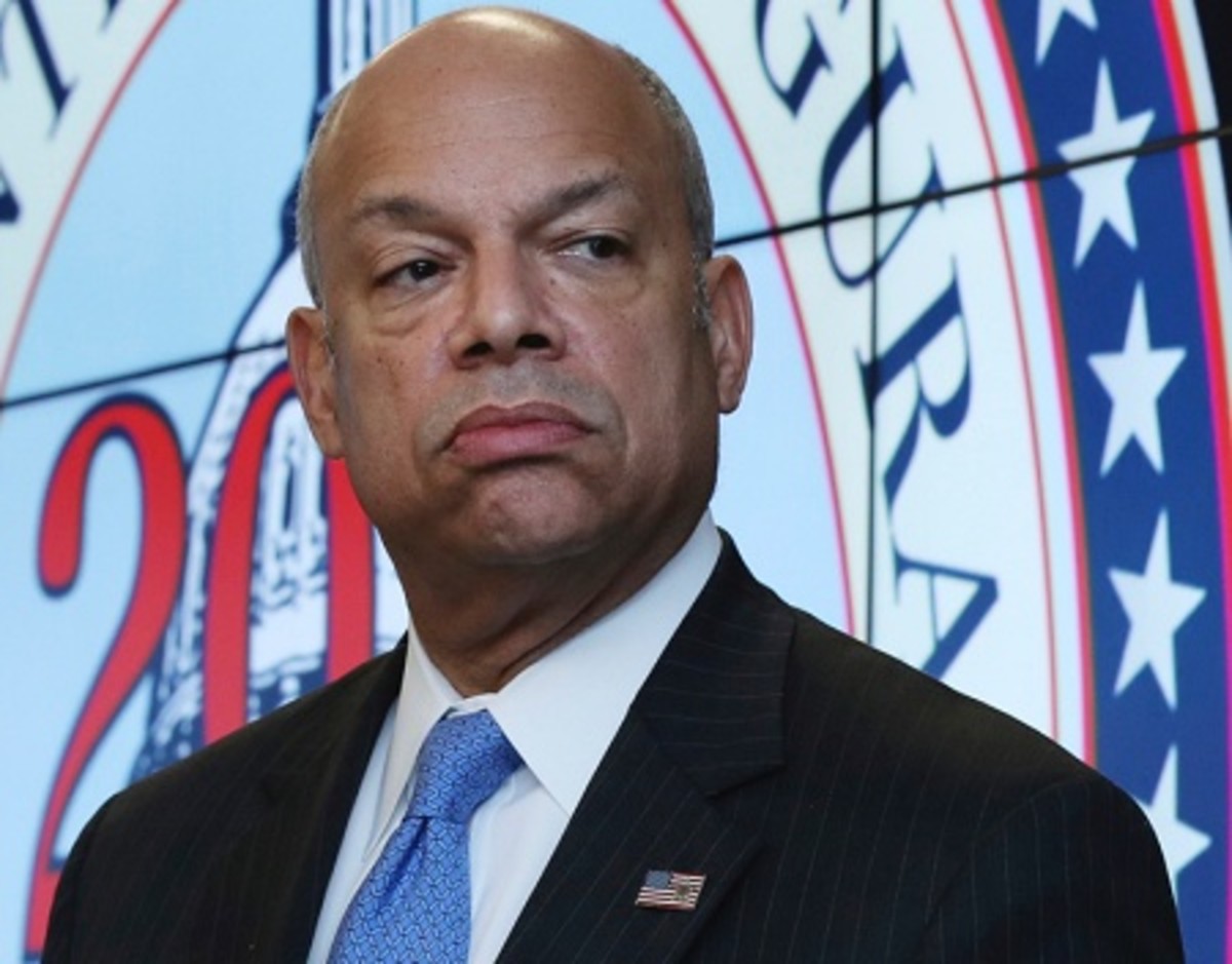 Why Jeh Johnson Would Be a Better Defense Secretary Than Michèle ...