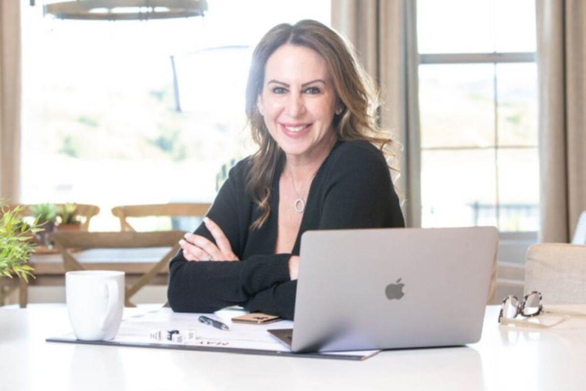 Lisa Hocker: The Author of Direct AF Sales - LA Progressive