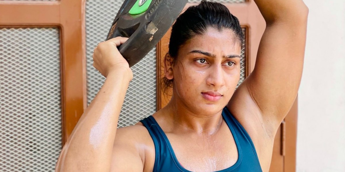 Rounak Gulia, a wrestling champion, breaks prejudice against married women. - LA Progressive