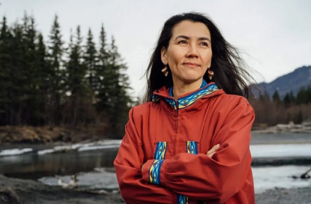 Why Democrat Mary Peltola Beat Sarah Palin - LA Progressive