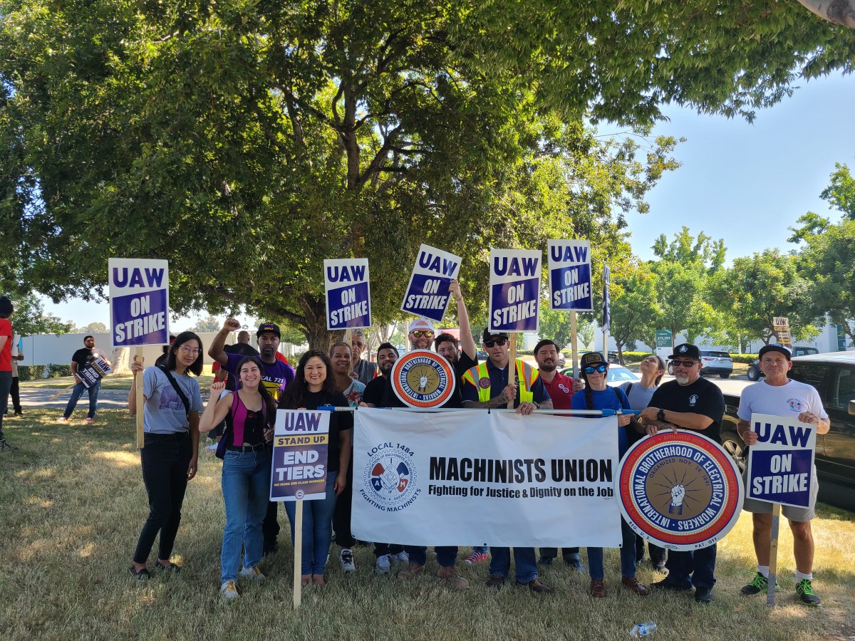 Rally for Striking UAW Workers Wins Broad Union and Community Support ...